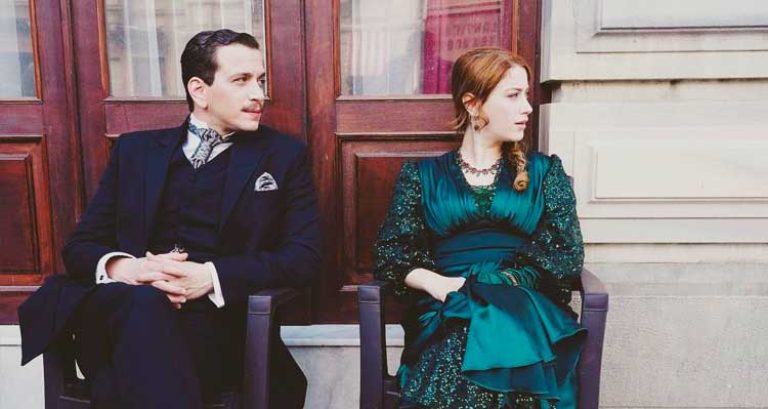 Hazal Kaya's new series, Midnight at Pera Palace starts airing on March ...